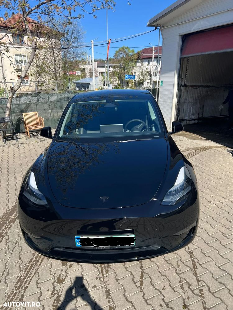 Second hand Tesla Model Y - 42 800 EUR, 8 600 km - Autovit