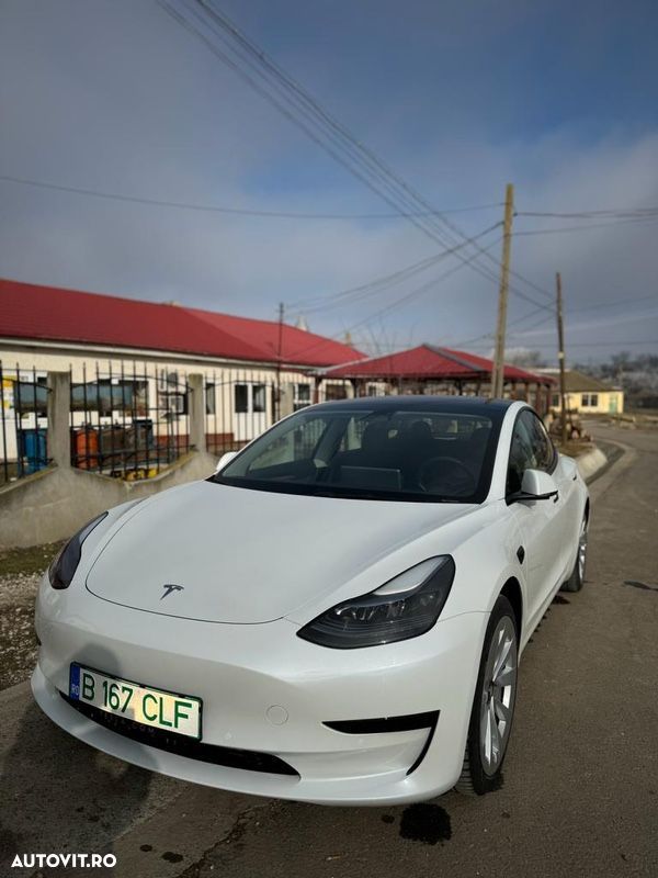 Second hand Tesla Model 3 - 30 500 EUR, 80 000 km - Autovit