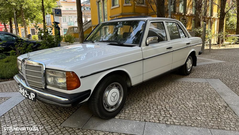 Usados Mercedes-Benz 240 - 6 950 EUR, 287 878 km, 1983 - Standvirtual