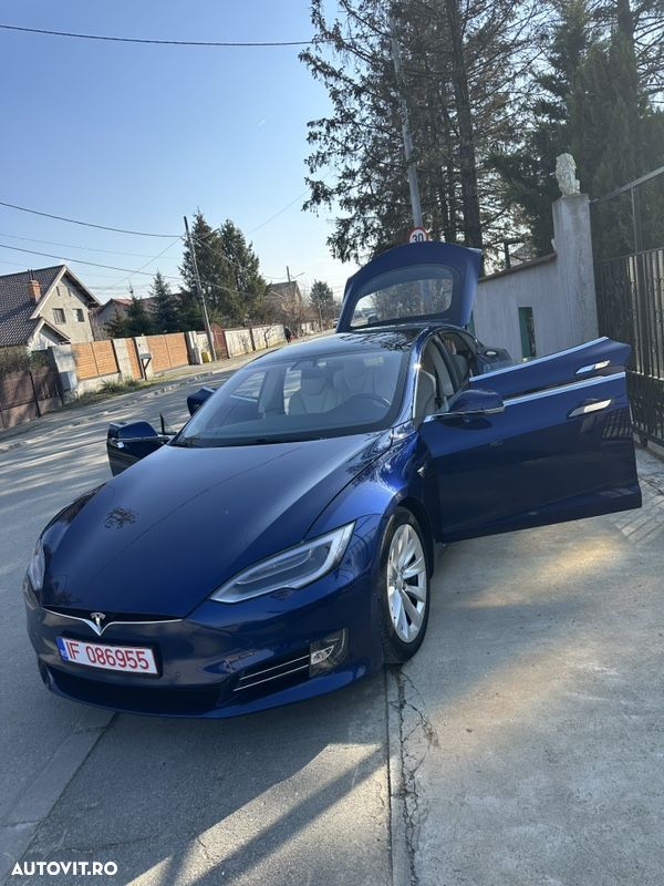 Second hand Tesla Model S - 27 000 EUR, 185 000 km - Autovit