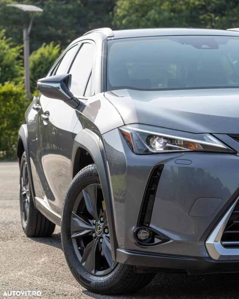 Second hand Lexus UX - 25 950 EUR, 93 000 km, 2019 - autovit.ro