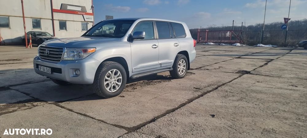 Second hand Toyota Land Cruiser - 39 800 EUR, 198 600 km - Autovit