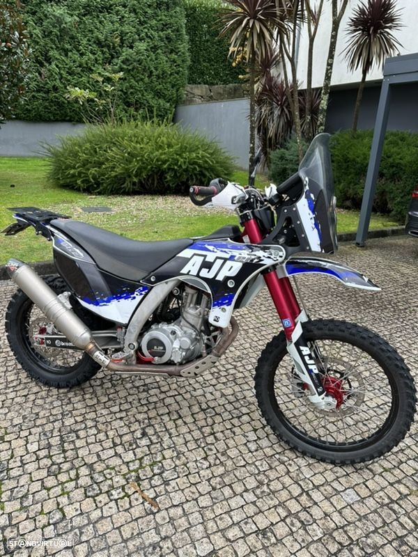 Usados AJP PR7 - 6 800 EUR, 16 000 km, 2016 - Standvirtual