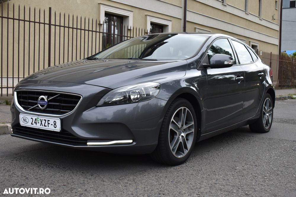 Second hand Volvo V40 - 7 850 EUR, 229 981 km - Autovit