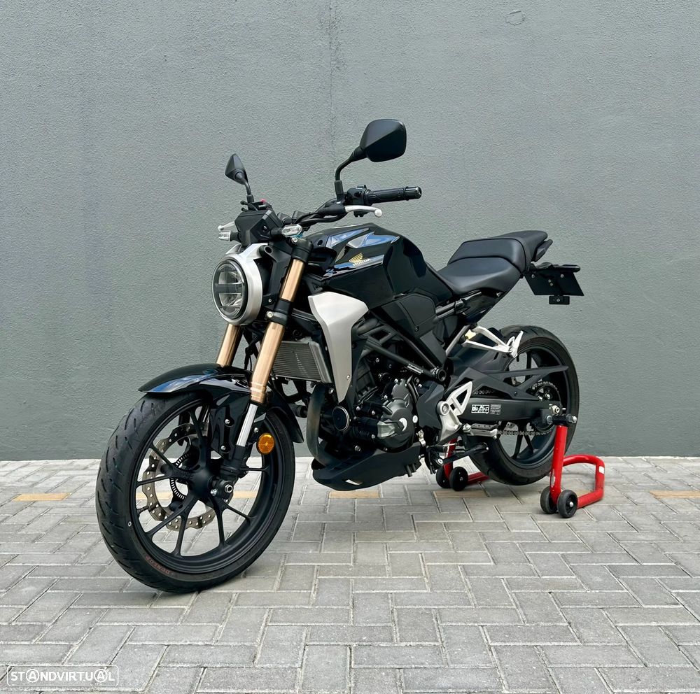 Usados Honda CB - 4 800 EUR, 8 083 km, 2020 - Standvirtual