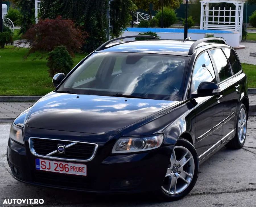 Second hand Volvo V50 - 4 999 EUR, 239 701 km - Autovit