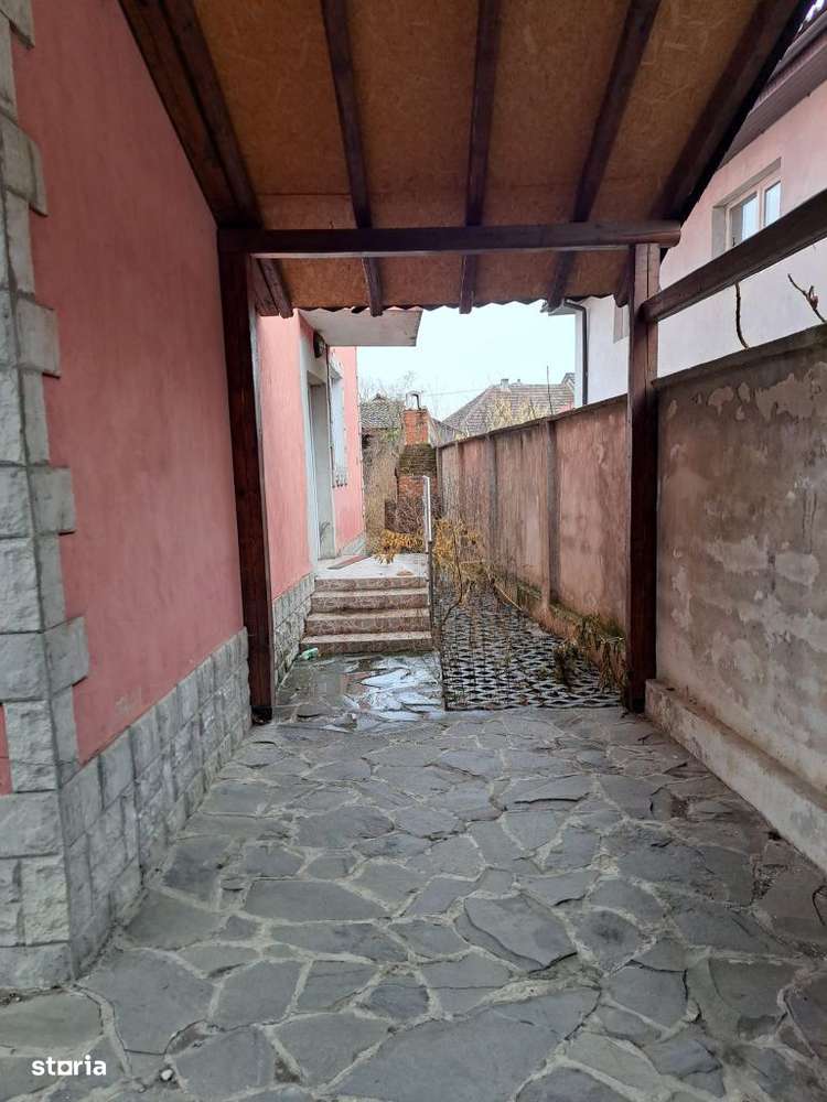 5 camere, casa de vanzare - Bihor (judet), Oradea - 8390172 • www.storia.ro