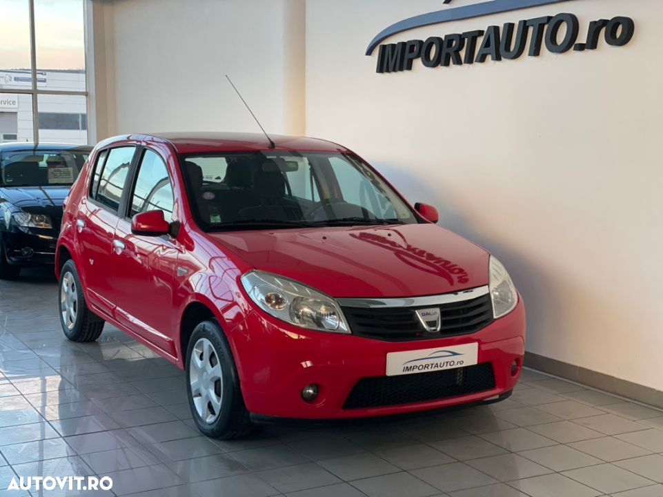 Second hand Dacia Sandero - 3 990 EUR, 220 150 km, 2010 - autovit.ro
