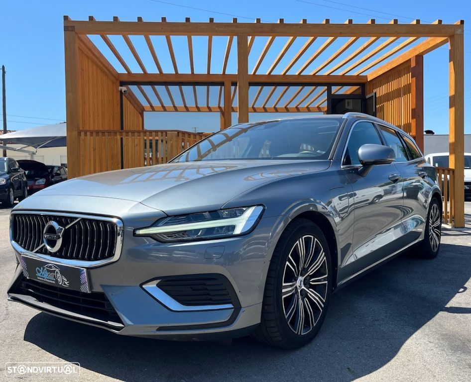 Usados Volvo V60 - 25 450 EUR, 195 000 km, 2019 - Standvirtual