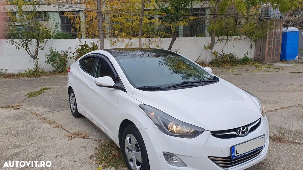 Second hand Hyundai Elantra - 8 700 EUR, 149 000 km - Autovit