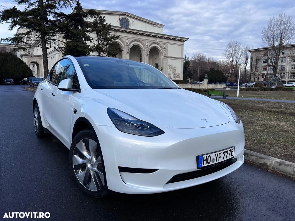 Second hand Tesla Model Y - 38 000 EUR, 34 000 km - Autovit