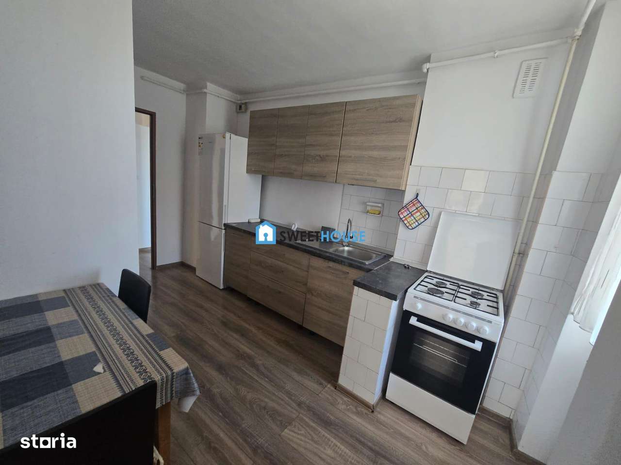 3 camere, apartament de inchiriat - Brasov (judet), Strada Cronicar ...