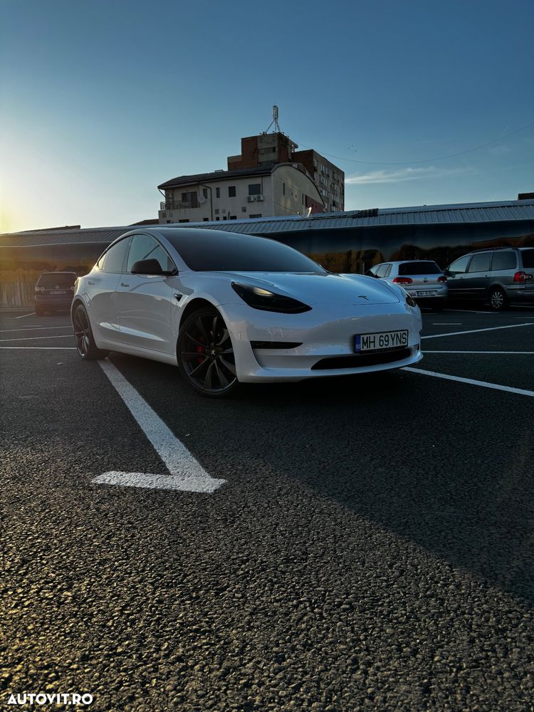 Second hand Tesla Model 3 - 30 000 EUR, 195 000 km - Autovit