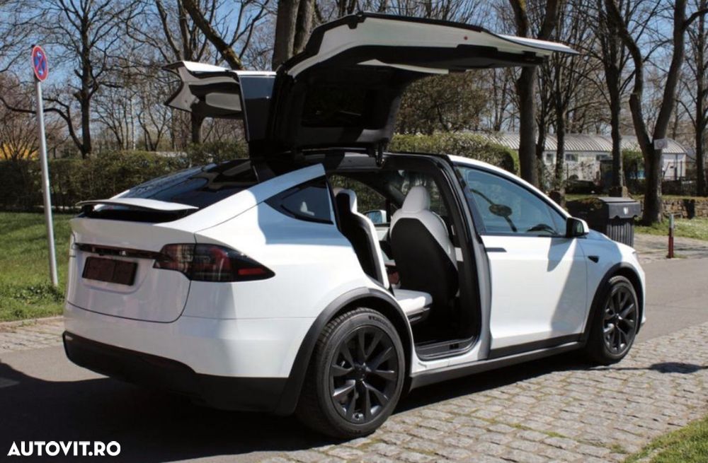 Second hand Tesla Model X - 89 900 EUR, 10 km, 2023 - autovit.ro