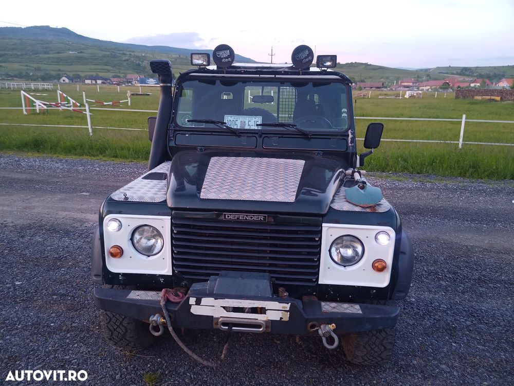 Second hand Land Rover Defender - 13 500 EUR, 275 000 km - Autovit