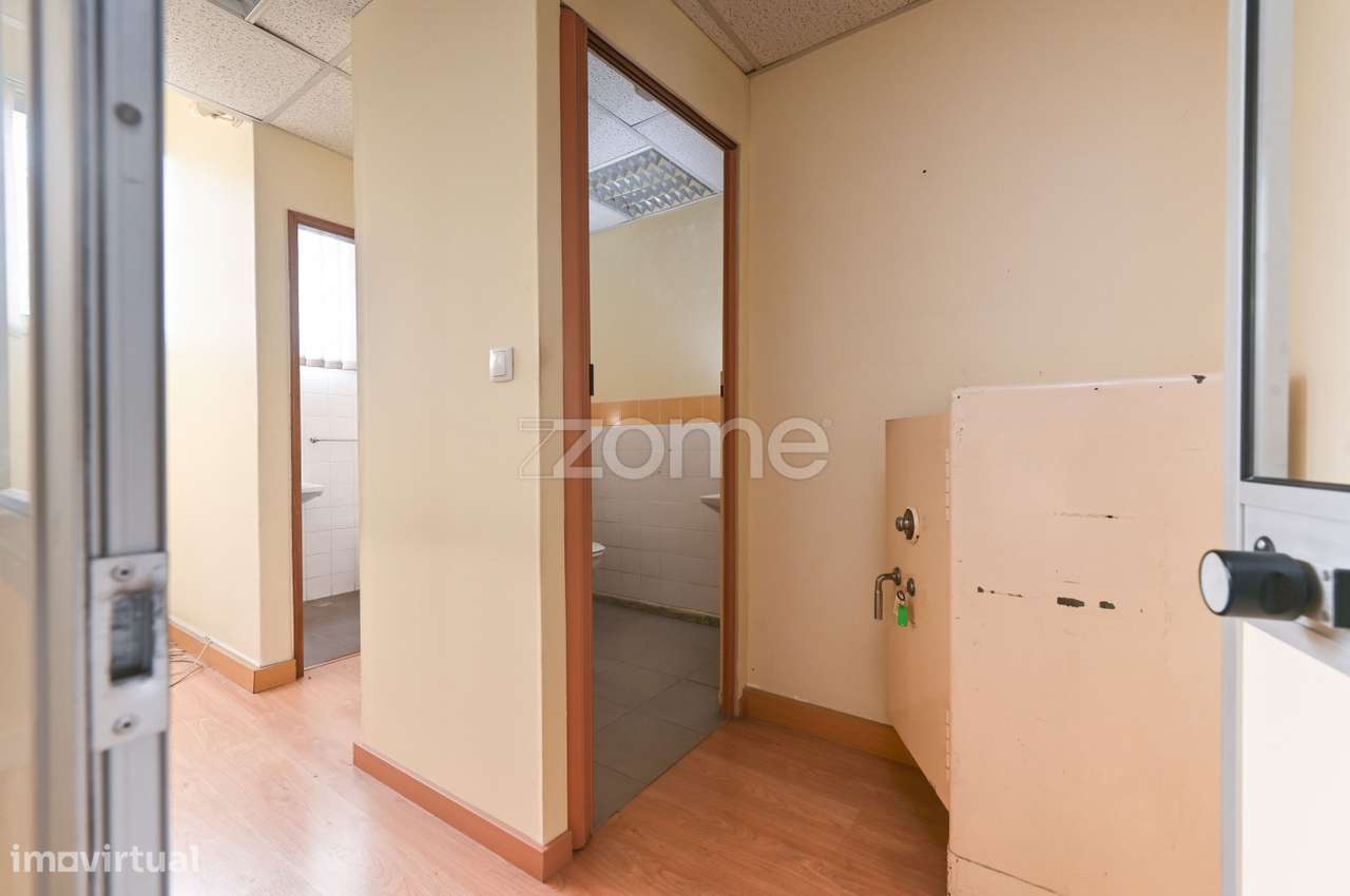 207 m², loja para comprar - Praceta Maria Lamas, Sacavém e Prior Velho ...