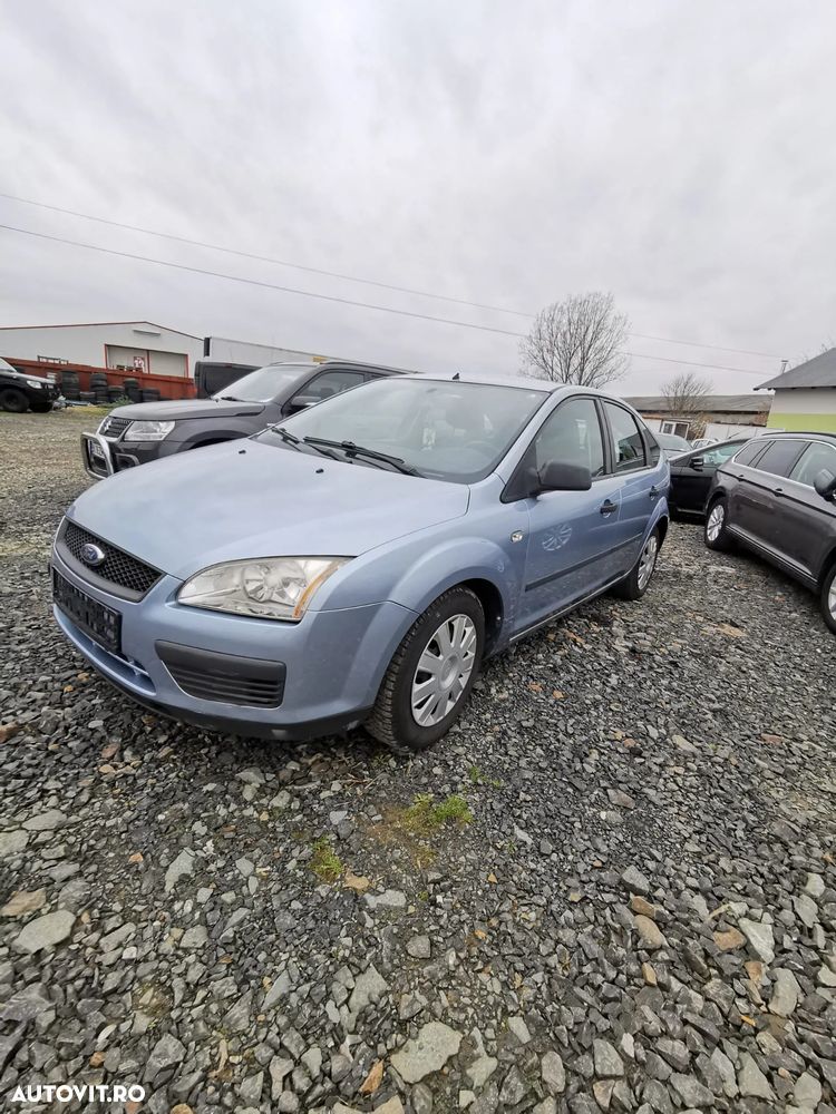 Second hand Ford Focus - 2 200 EUR, 223 000 km - Autovit