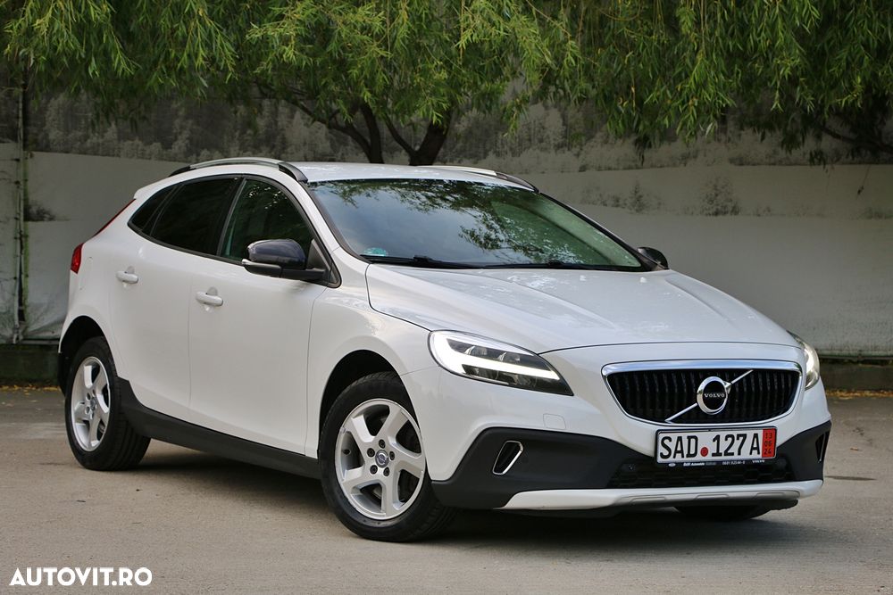 Second hand Volvo V40 - 11 350 EUR, 119 000 km - Autovit