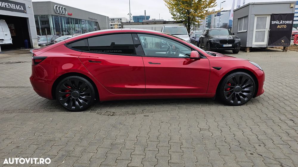 Second hand Tesla Model 3 - 41 999 EUR, 33 050 km - Autovit