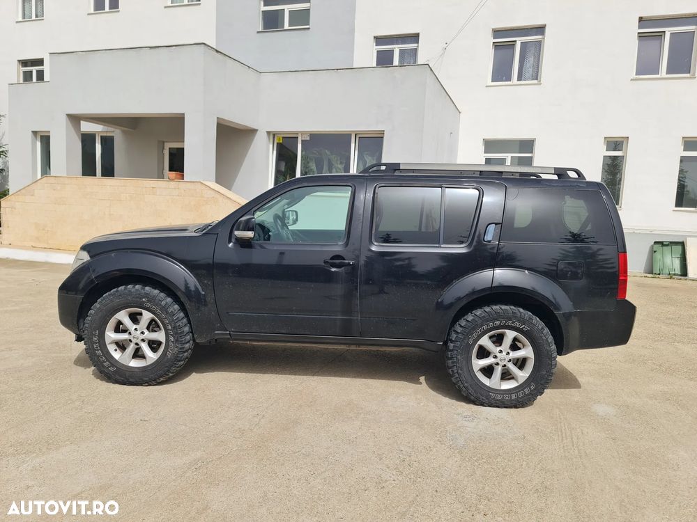 Second hand Nissan Pathfinder - 4 999 EUR, 298 000 km - Autovit