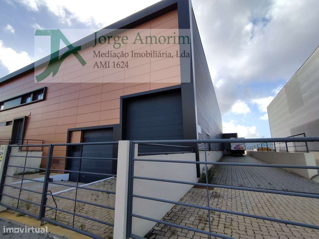1 600 m², armazém para arrendar - Grijó e Sermonde, Vila Nova de Gaia ...