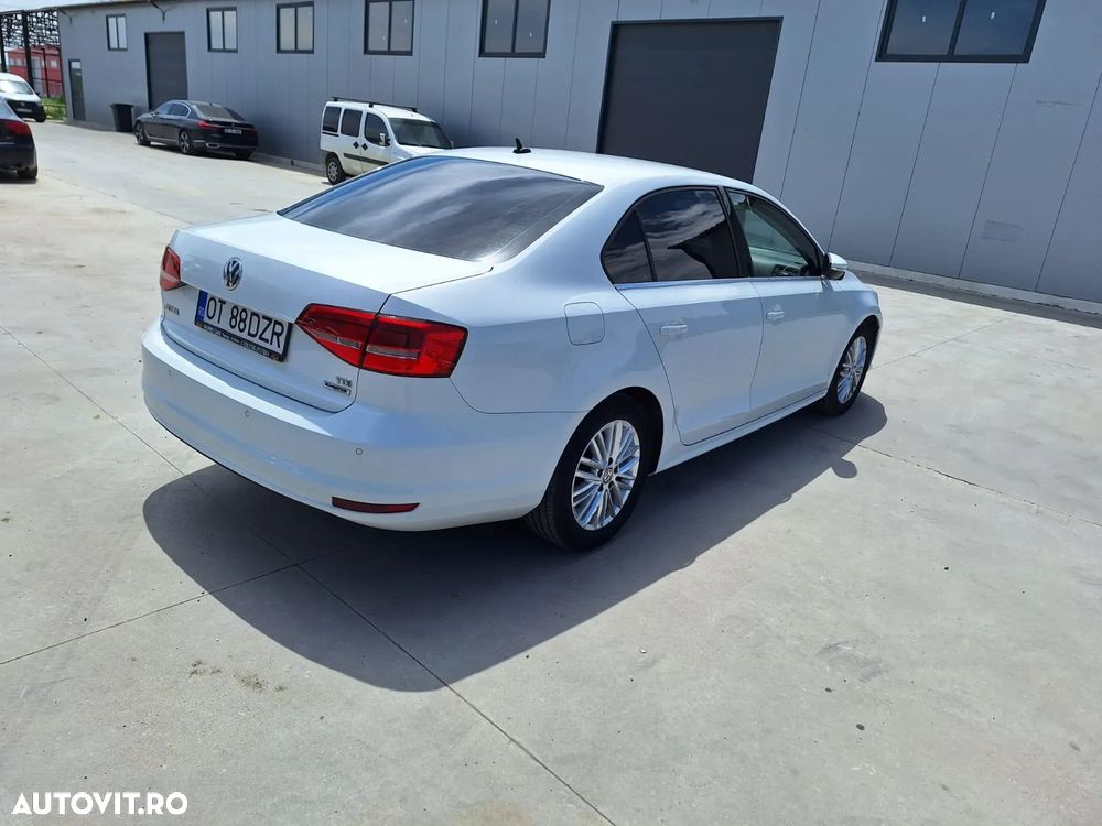 Second hand Volkswagen Jetta - 10 350 EUR, 142 000 km - Autovit