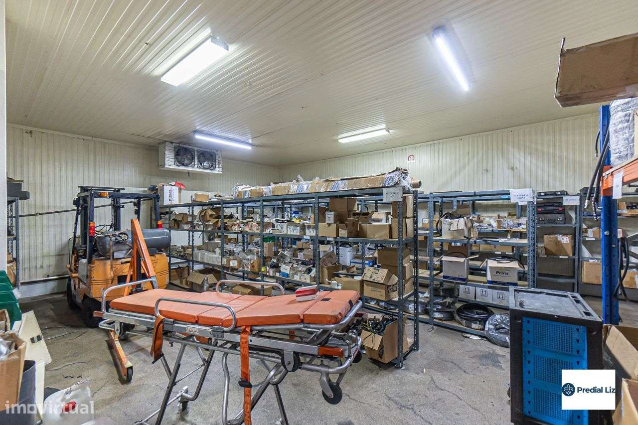 646 m², armazém para comprar - Grijó e Sermonde, Vila Nova de Gaia ...