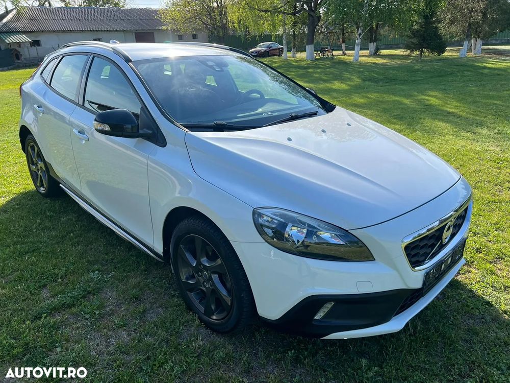 Second hand Volvo V40 - 7 990 EUR, 219 000 km - Autovit