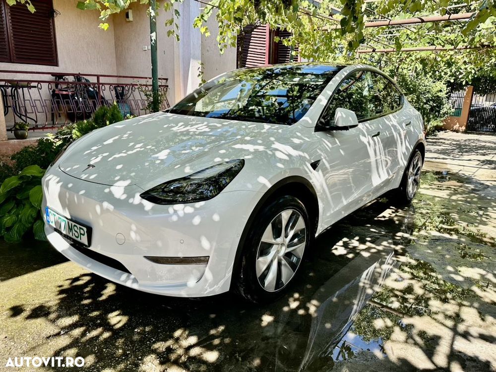Second hand Tesla Model Y - 46 500 EUR, 19 900 km, 2022 - autovit.ro