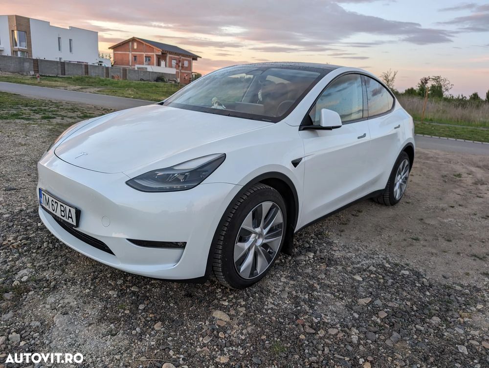 Second hand Tesla Model Y - 43 850 EUR, 24 000 km - Autovit