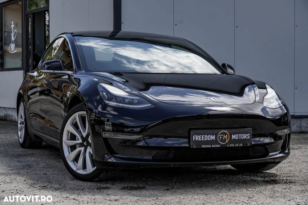 Second hand Tesla Model 3 - 20 998 EUR, 247 000 km - Autovit