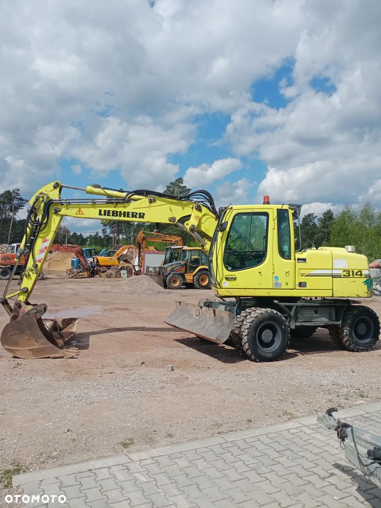 Używany Liebherr A314 - 221 400 PLN - Otomoto