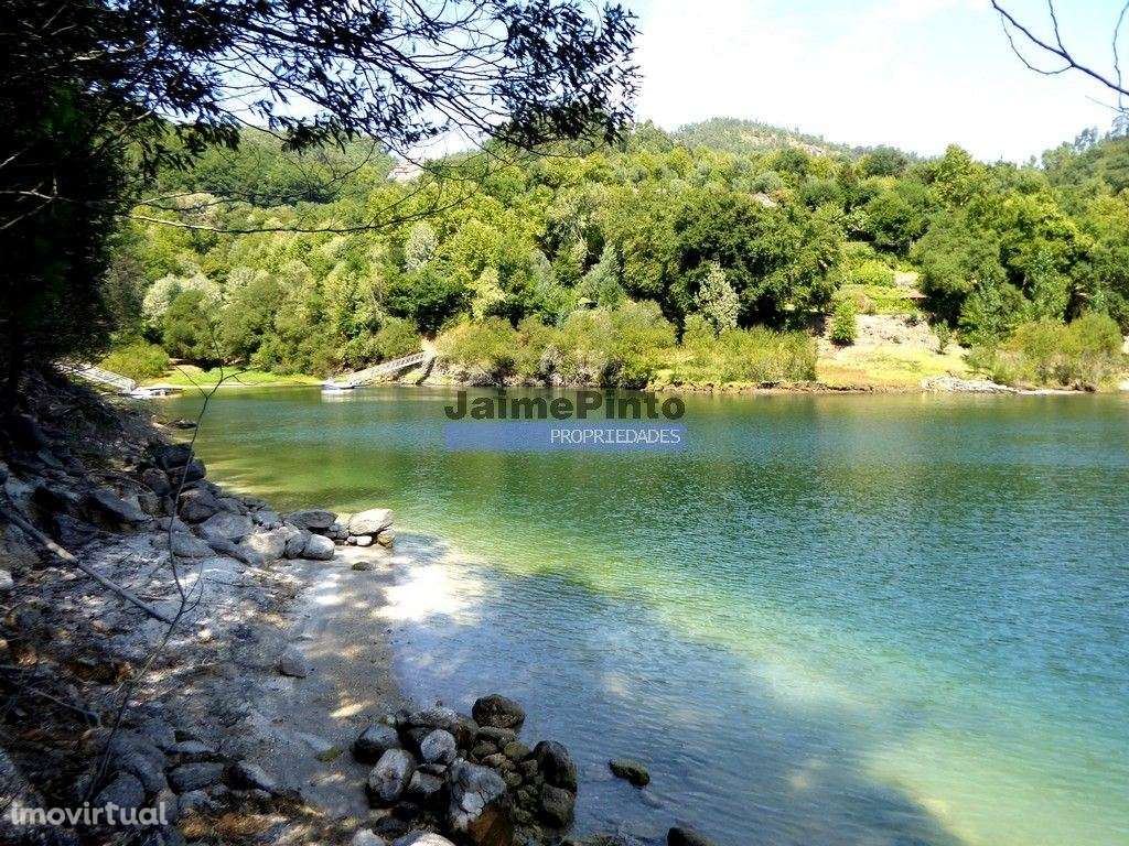 MORADIA V5, QUINTA 9.050m2, em paisagem de NATUREZA. Portugal, Brag ...