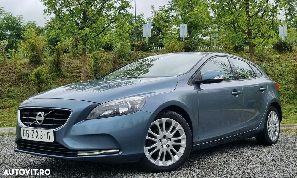 Second hand Volvo V40 - 7 300 EUR, 193 000 km, 2013 - autovit.ro