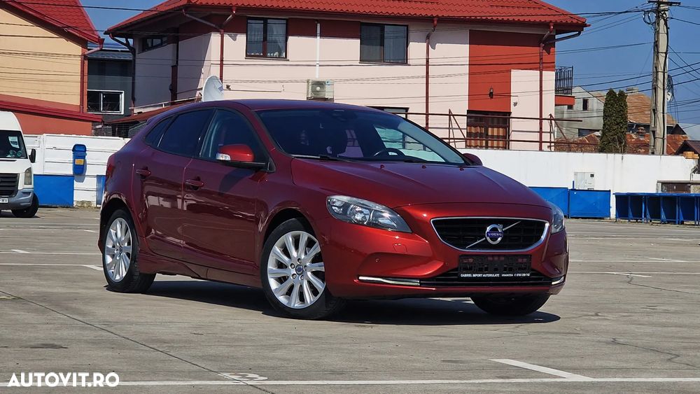 Second hand Volvo V40 - 8 300 EUR, 214 000 km - Autovit