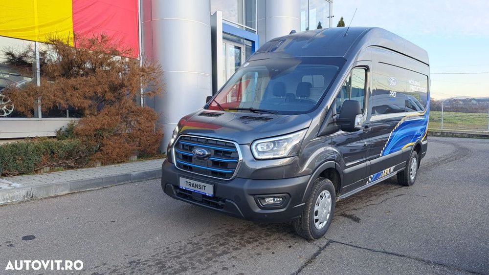Second hand Ford Transit - 46 000 EUR, 1 800 km, 2022 - autovit.ro