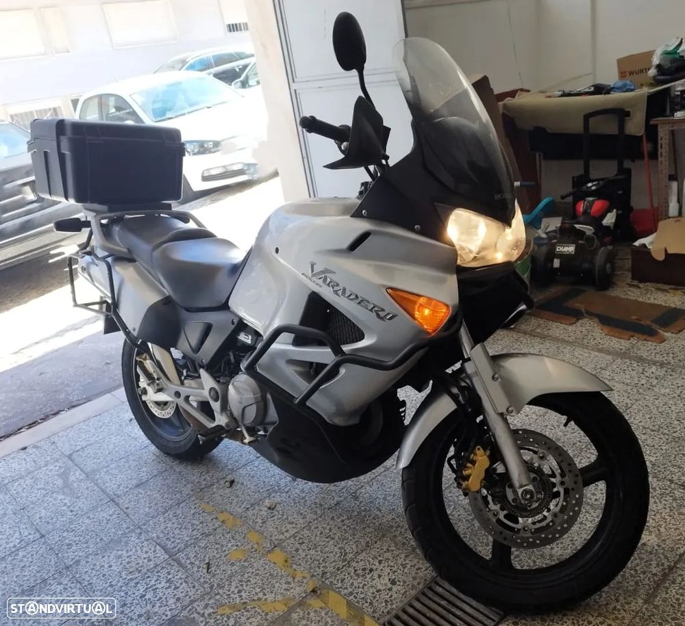 Usados Honda Varadero - 5 750 EUR, 34 000 km, 2006 - Standvirtual