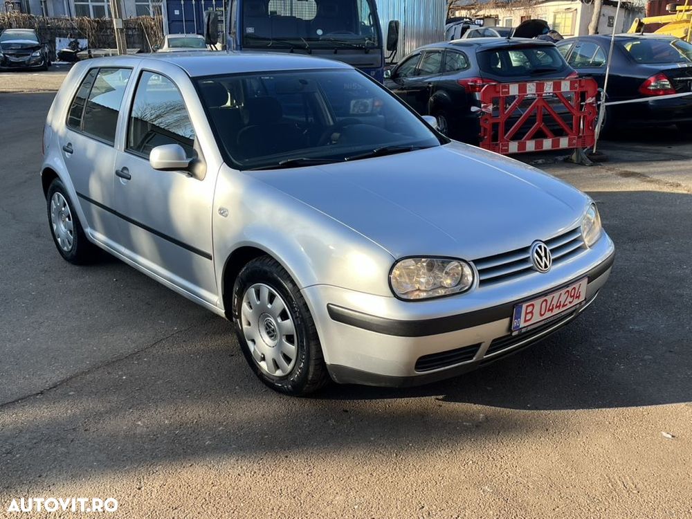 Second hand Volkswagen Golf - 2 290 EUR, 319 000 km - Autovit