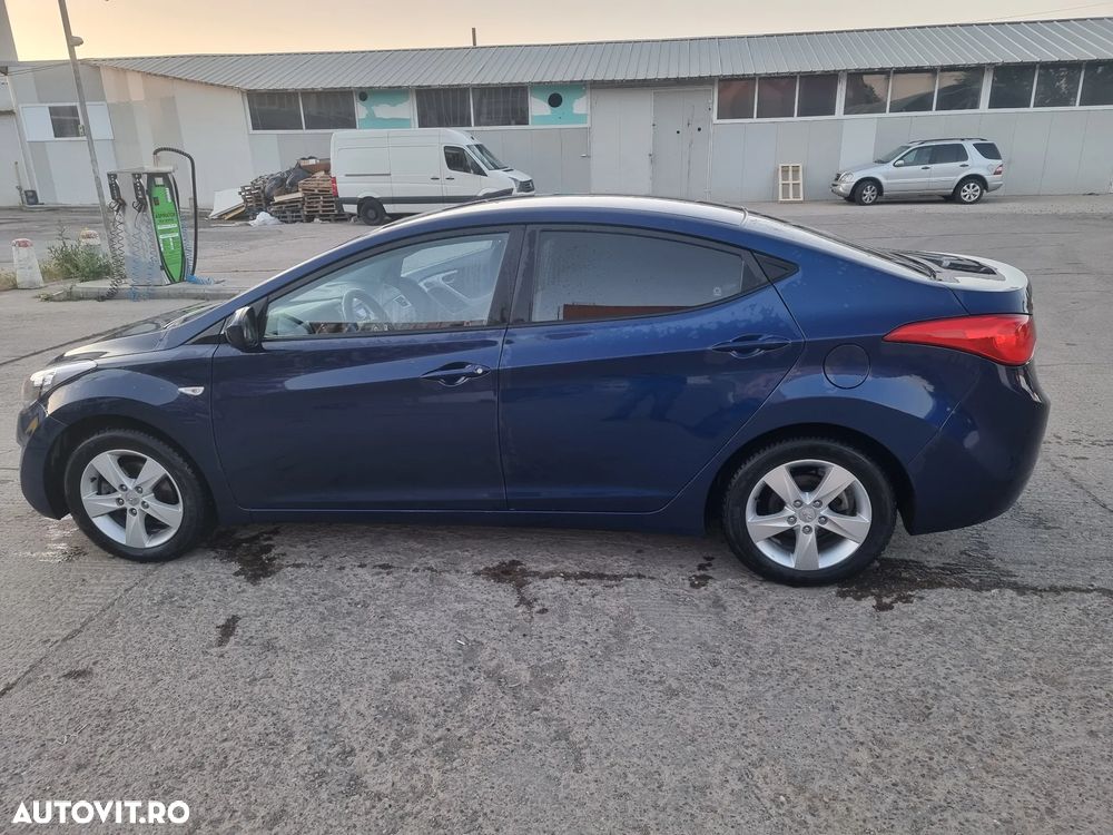 Second hand Hyundai Elantra - 8 000 EUR, 137 000 km - Autovit