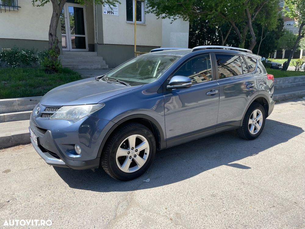 Second hand Toyota RAV4 - 10 900 EUR, 180 000 km - Autovit