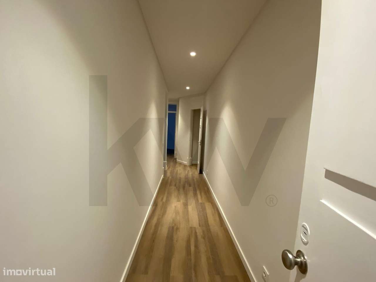 T2, apartamento para arrendar - Avenida Álvares Cabral, Campo de ...