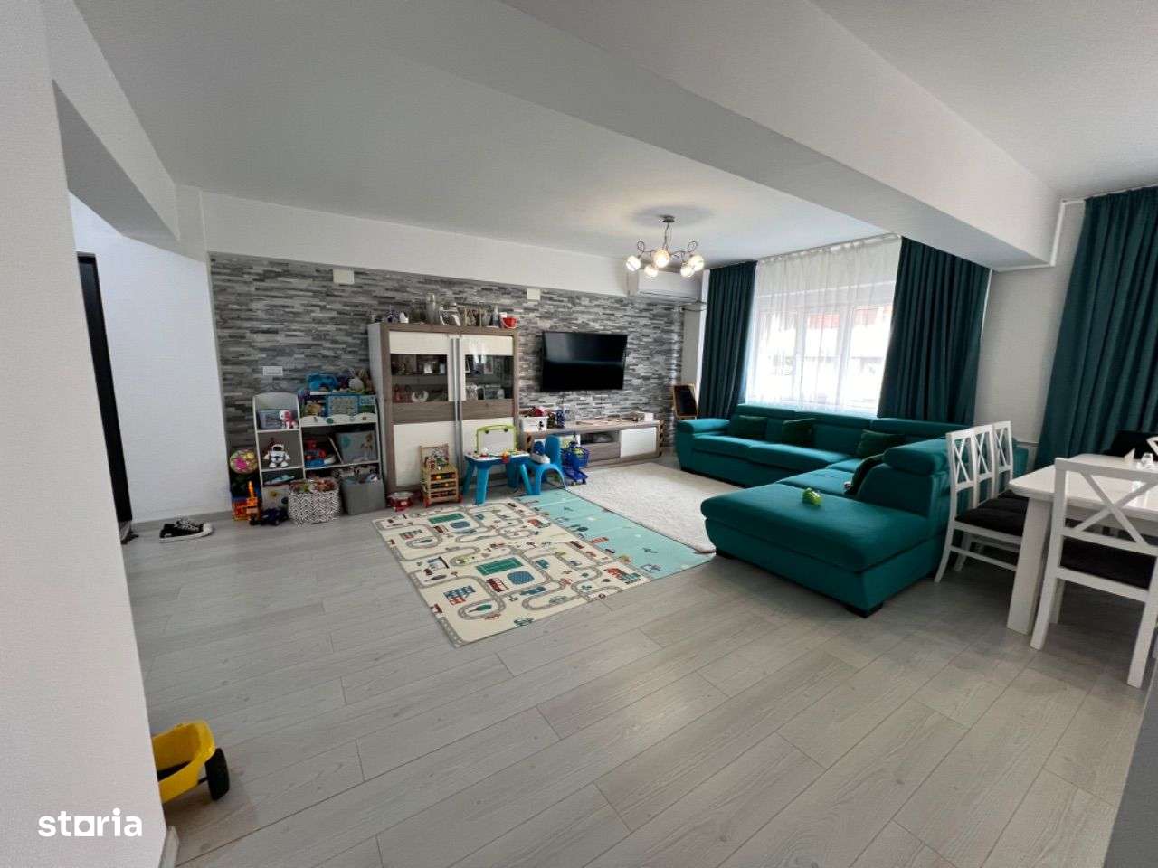 4 camere, apartament de inchiriat - Dolj (judet), Craiova - 8867572 ...