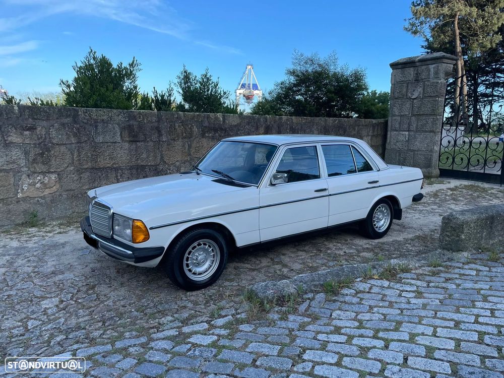 Usados Mercedes-Benz 300 - 7 900 EUR, 180 000 km, 1982 - Standvirtual