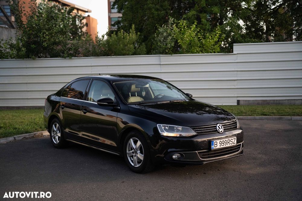 Second hand Volkswagen Jetta - 6 200 EUR, 166 400 km - Autovit