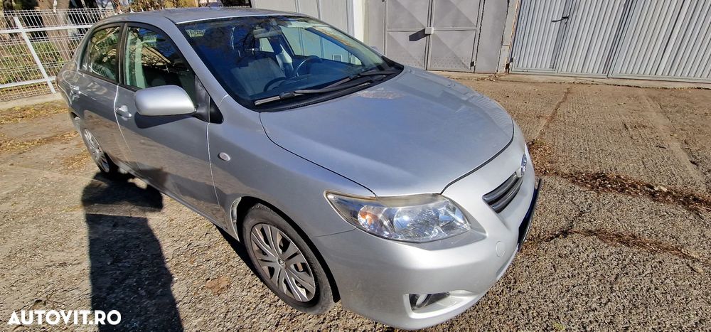 Second hand Toyota Corolla - 6 000 EUR, 74 880 km - Autovit