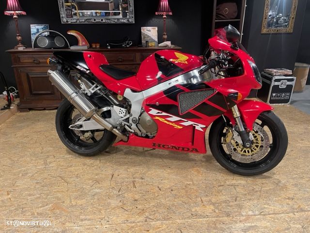 Usados Honda VTR - 11 400 EUR, 35 000 km, 2002 | Standvirtual