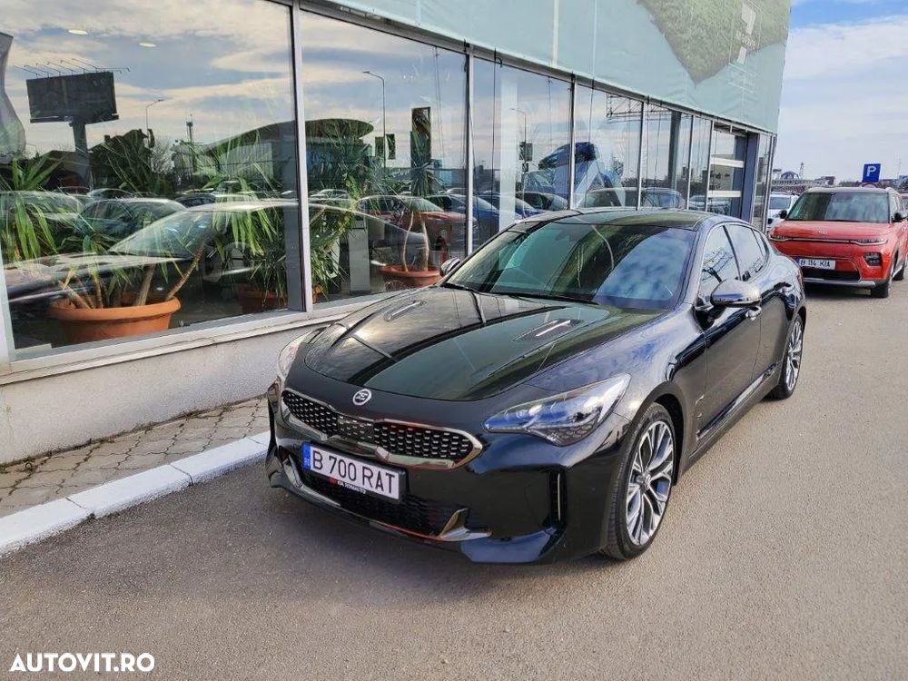 Second hand Kia Stinger - 33 300 EUR, 33 700 km - Autovit