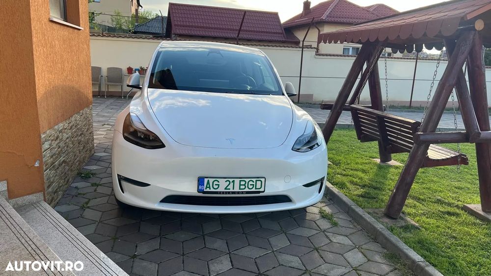Second hand Tesla Model Y - 42 500 EUR, 21 000 km - Autovit