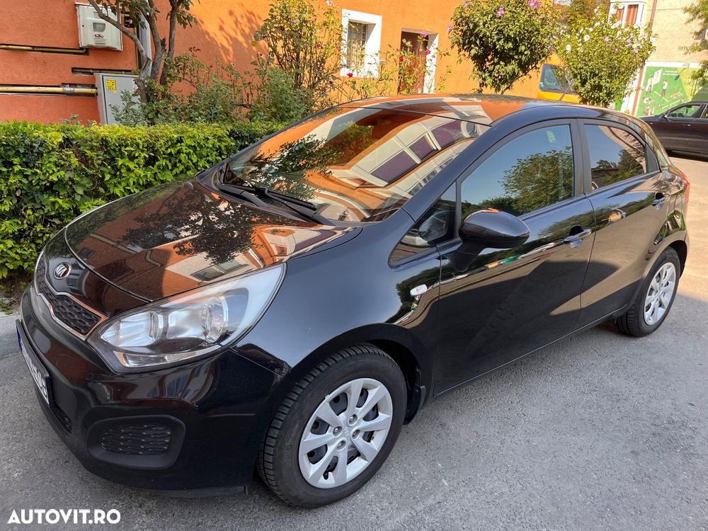 Second hand Kia Rio - 5 000 EUR, 190 000 km, 2015 - autovit.ro