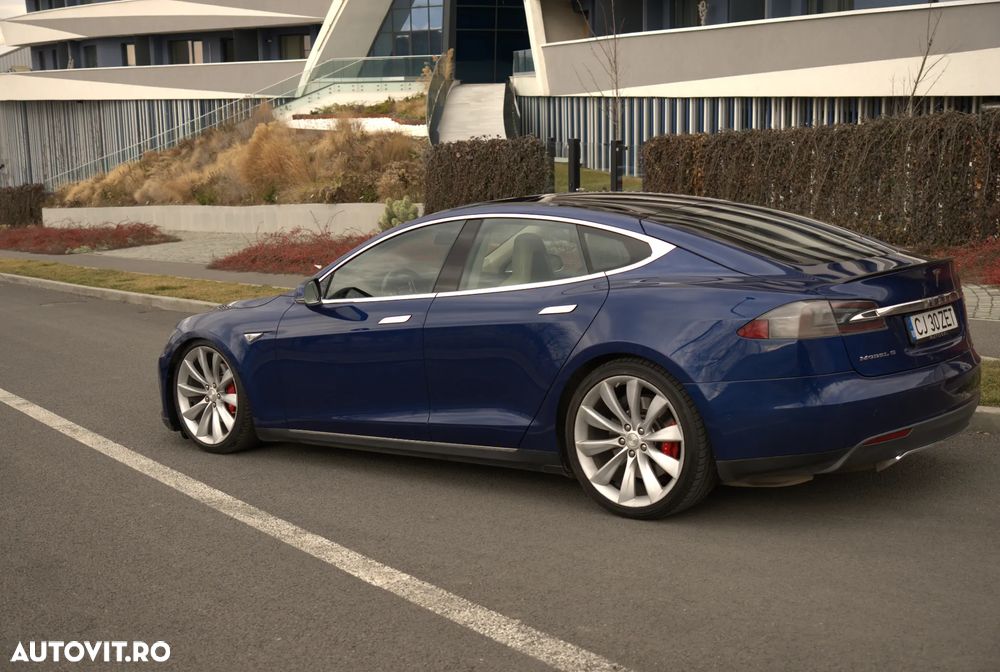 Second hand Tesla Model S - 26 000 EUR, 143 109 km - Autovit